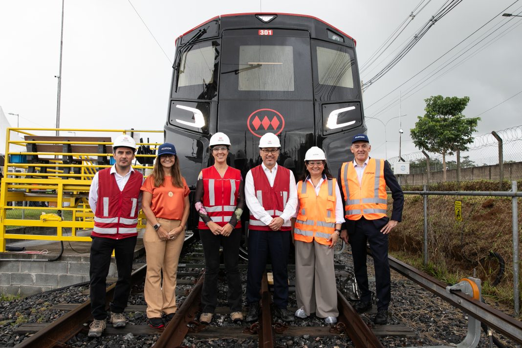Metro de Santiago y Alstom presentan el primer tren para la futura ...